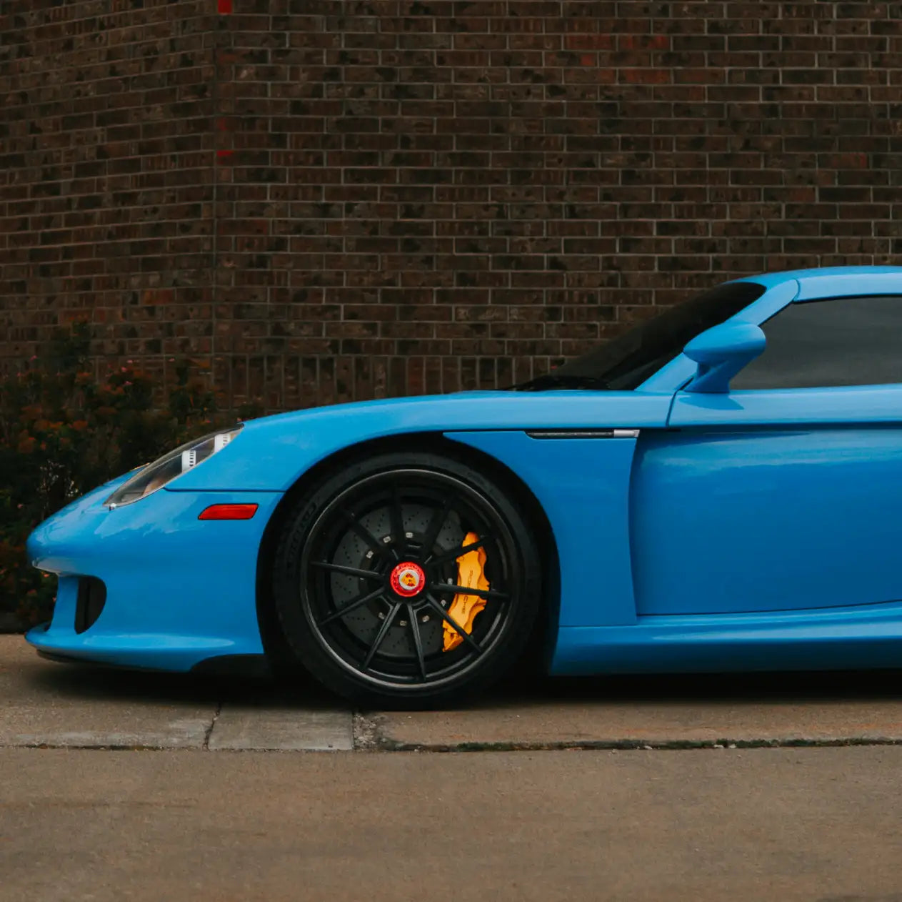 Porsche Carrera GT Sells for $6.7M | Artovelo